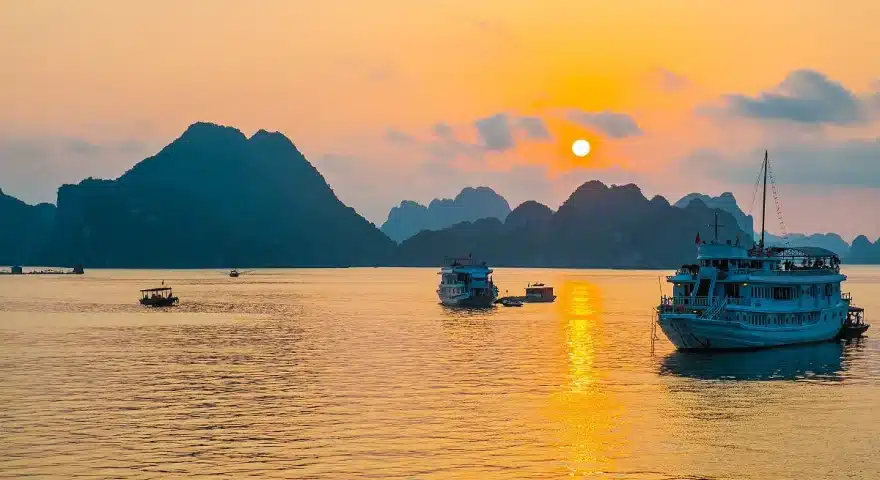 Deluxe Halong Bay Full Day Tour From Hanoi - Joy Asia Tour